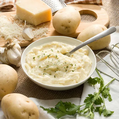 Creamy Garlic Mashed Potatoes with Cottage Cheese